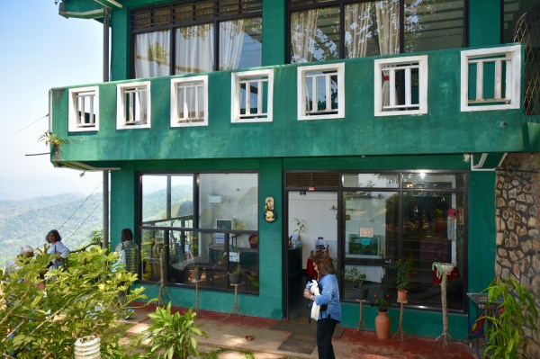 Sri Lanka 2024: Sembuwatte Lake & Hunnas Falls | Bandi's Blog